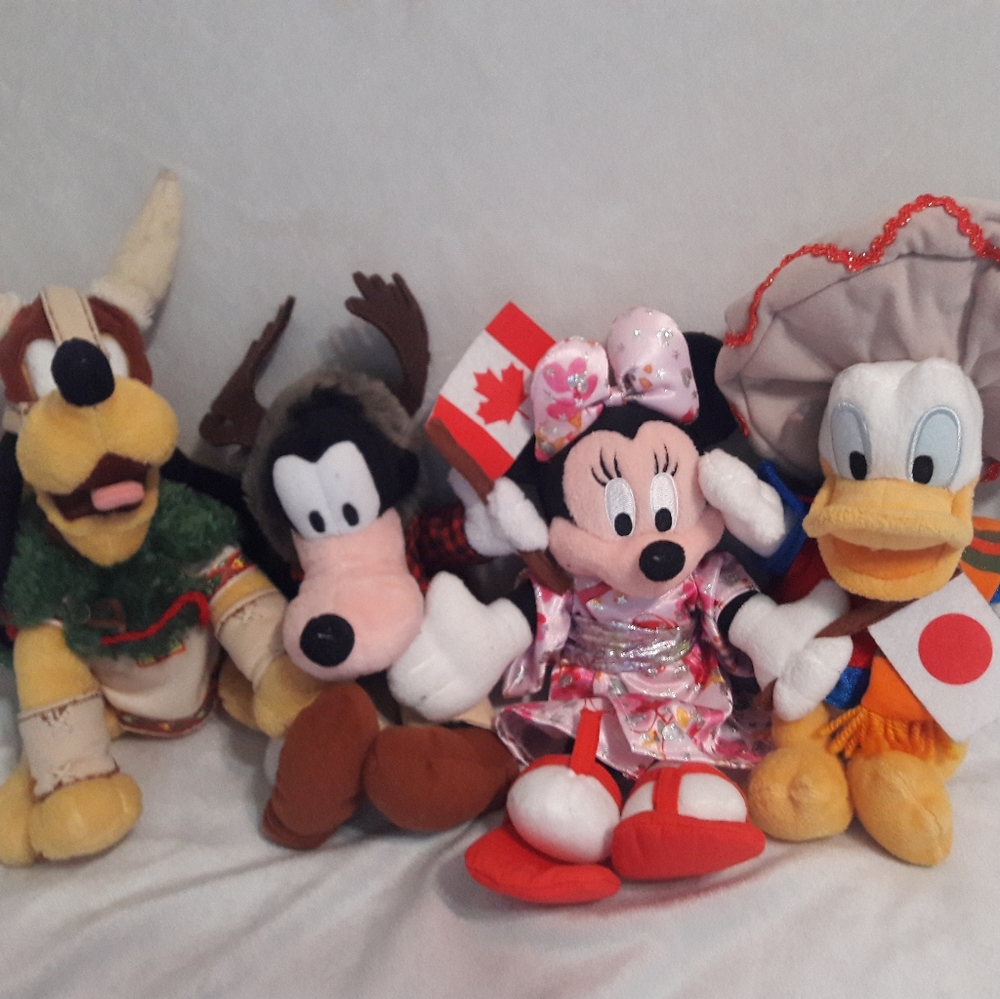 Rare Epcot Around The World Plushies - Gem